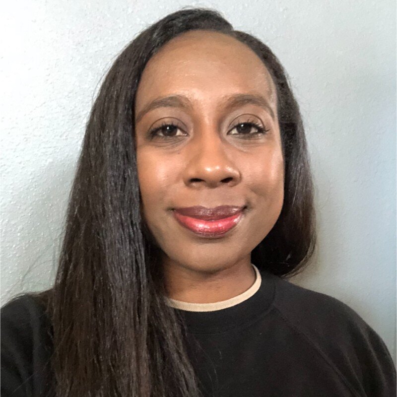 Mireya Lyons - About Me